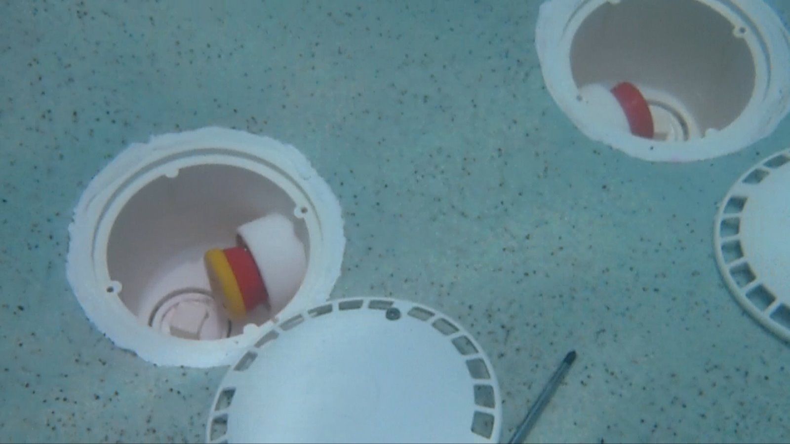 SWIMMING POOL LEAK DETECTION DYE TESTING CONES