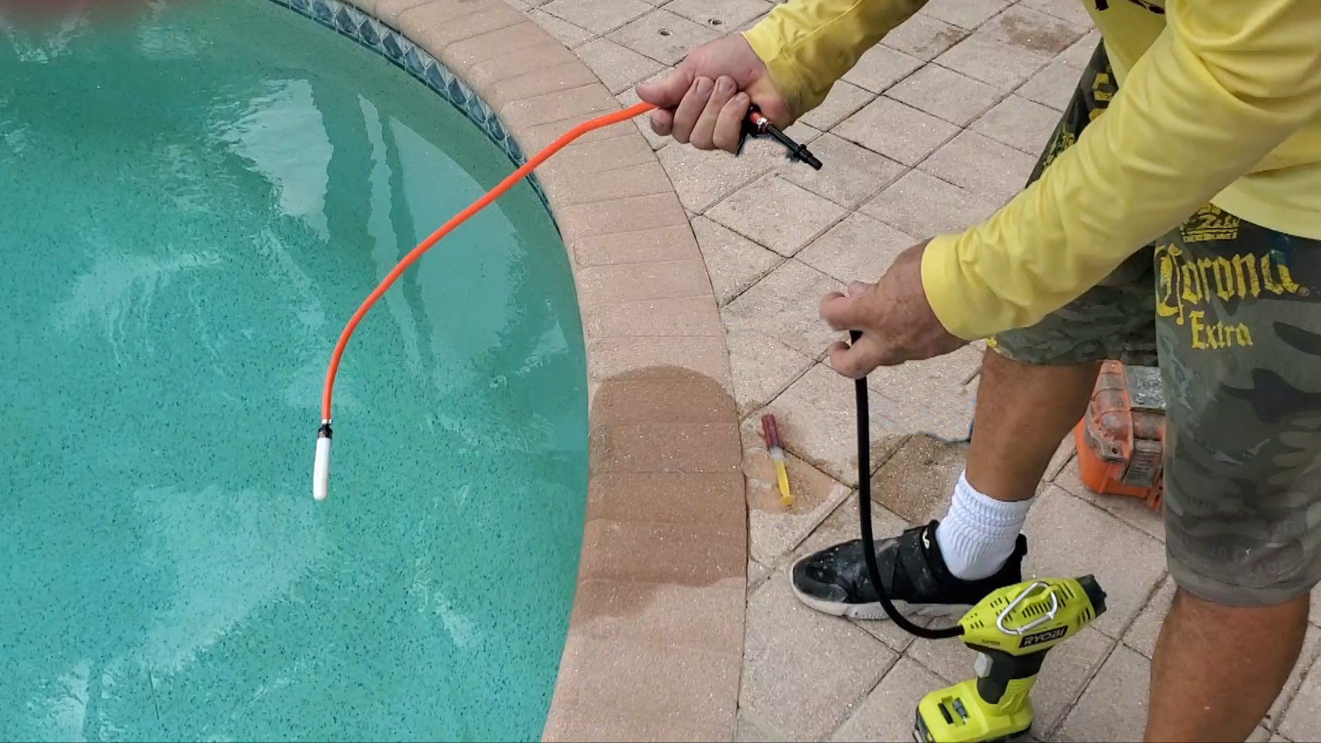 INFLATABLE SWIMMING POOL PLUGS